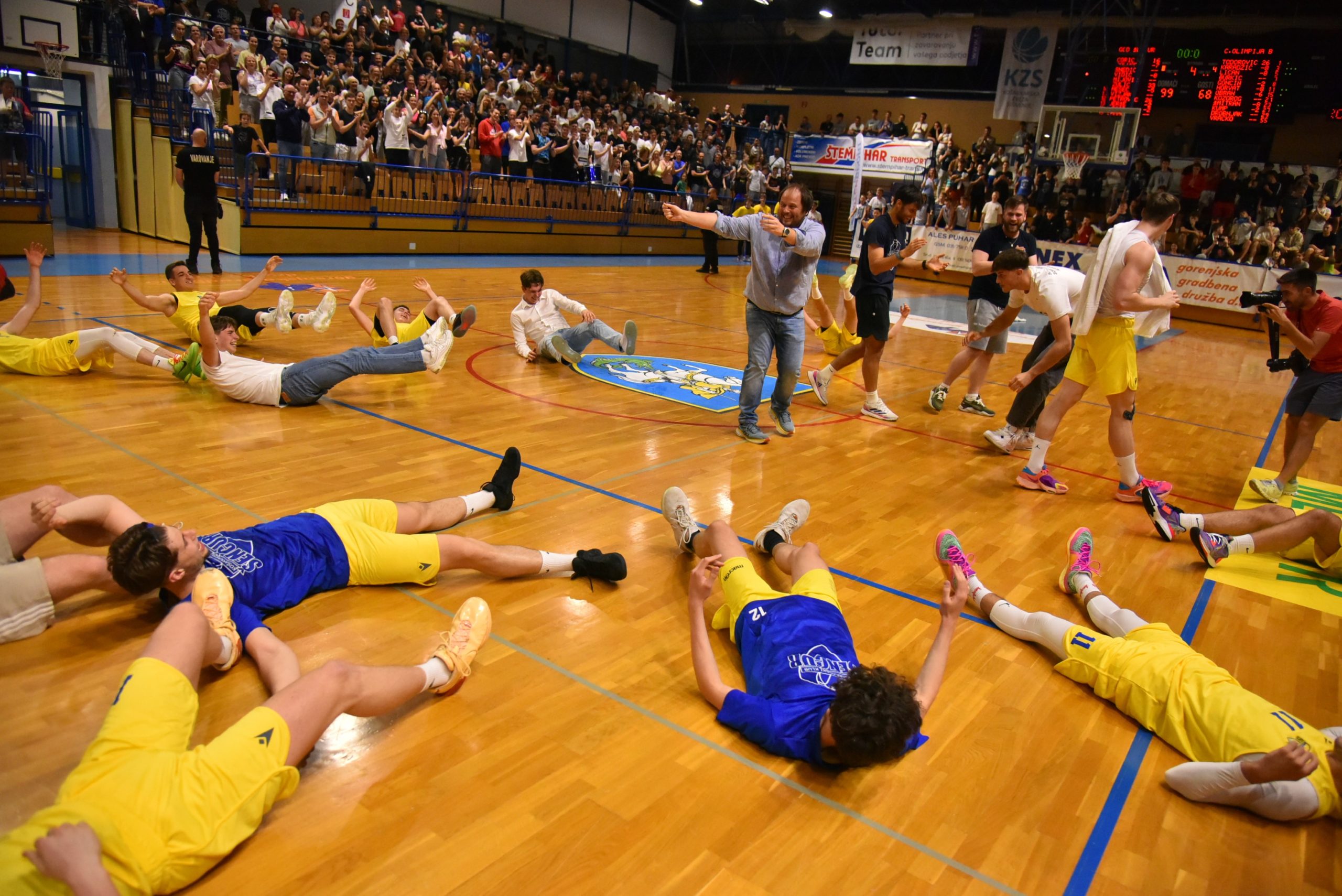 Simon Kuhar in Borut Fijavž po finalni tekmi GGD Šenčur – Cedevita ...